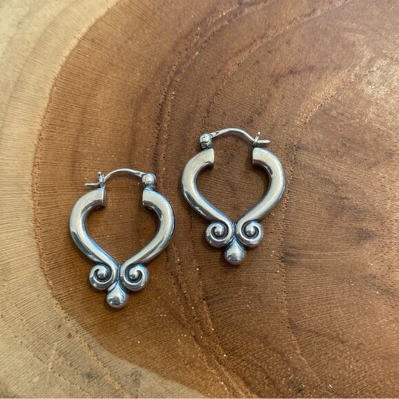 James Avery | Jewelry | Retired James Avery Scroll Post Earrings ...